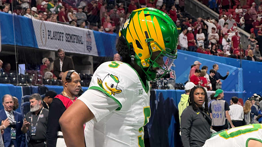Oregon’s Peach Bowl uniforms turn heads in stunning debut vs. Indiana