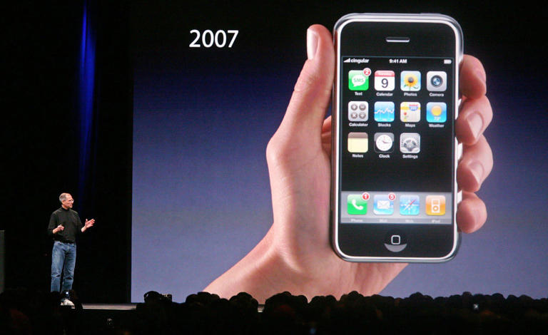 Steve Jobs presentó el iPhone hace 19 años y cambió el mundo para siempre