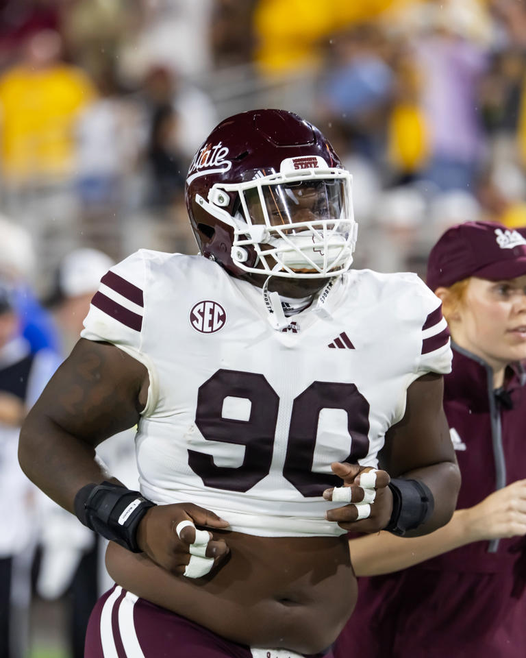 #Woof: Huskies add SEC DL transfer