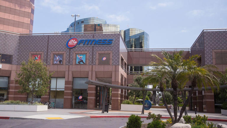 Transgender man sues 24 Hour Fitness after being told to wear shirt in ...