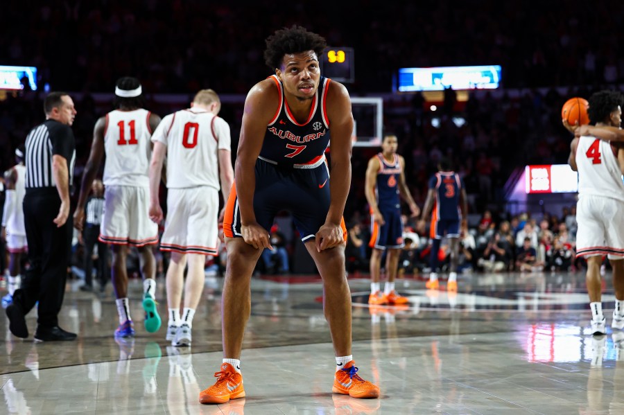Auburn basketball seeking first conference win against No. 15 Arkansas
