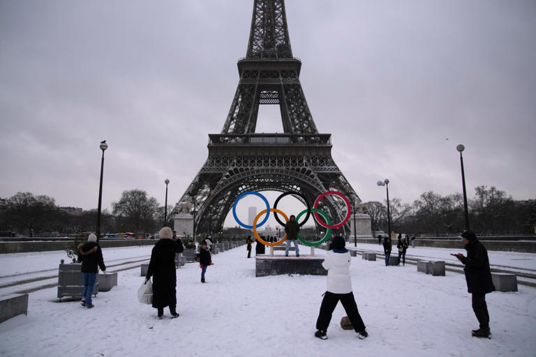 Winter storm slams UK, France as cold snap spreads across Europe