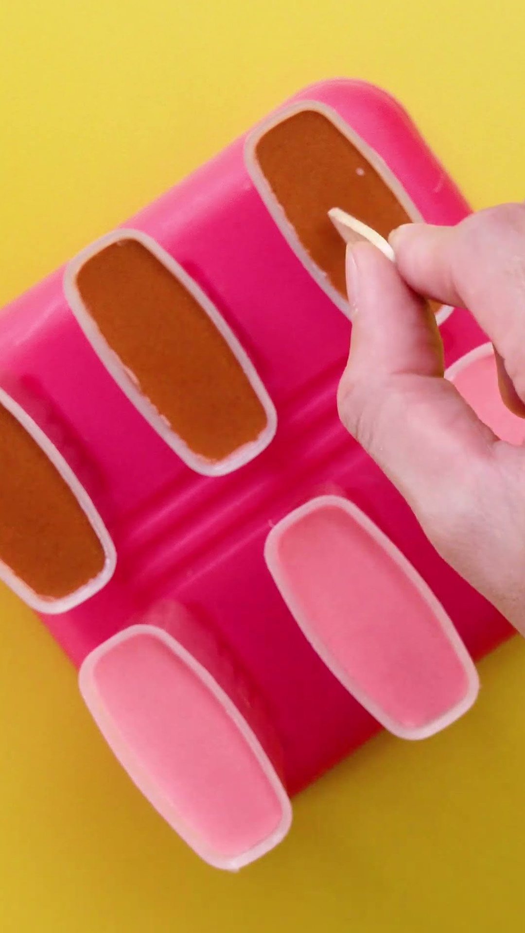 Easy steps to creamy chocolate ice cream