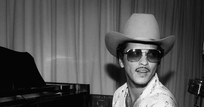 Did Bruno Mars reply to a 'hate comment' with hate? ARMY believe singer ...
