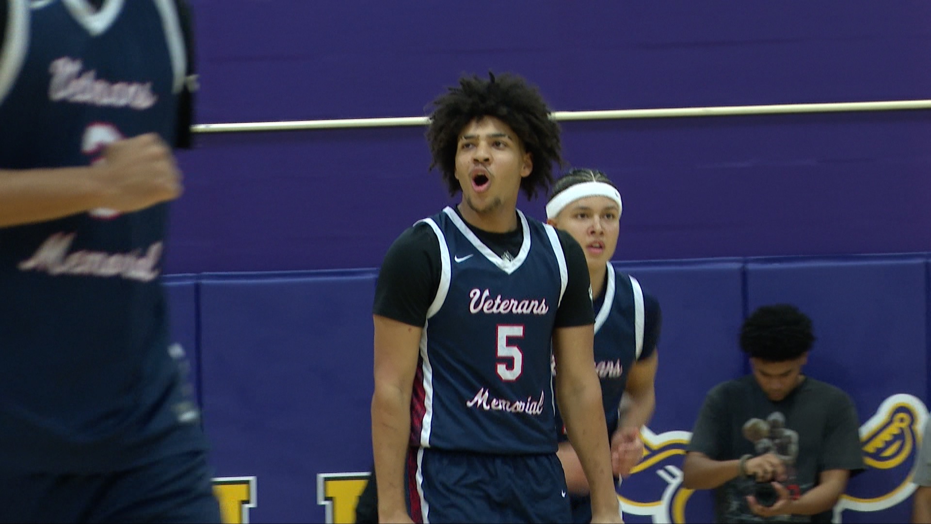 #18 Veterans Memorial holds off Miller 91-82 in UIL District 29-5A