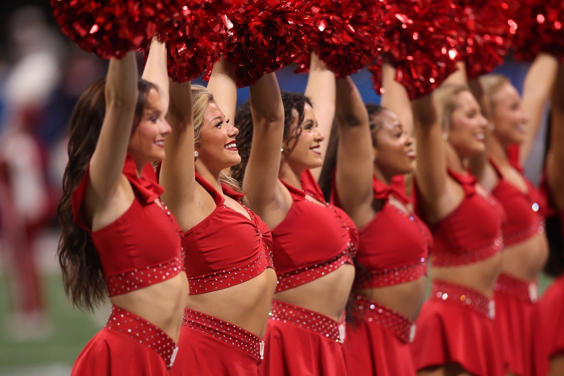 Incredible NCAA football and basketball cheerleader photos from 2026 ...