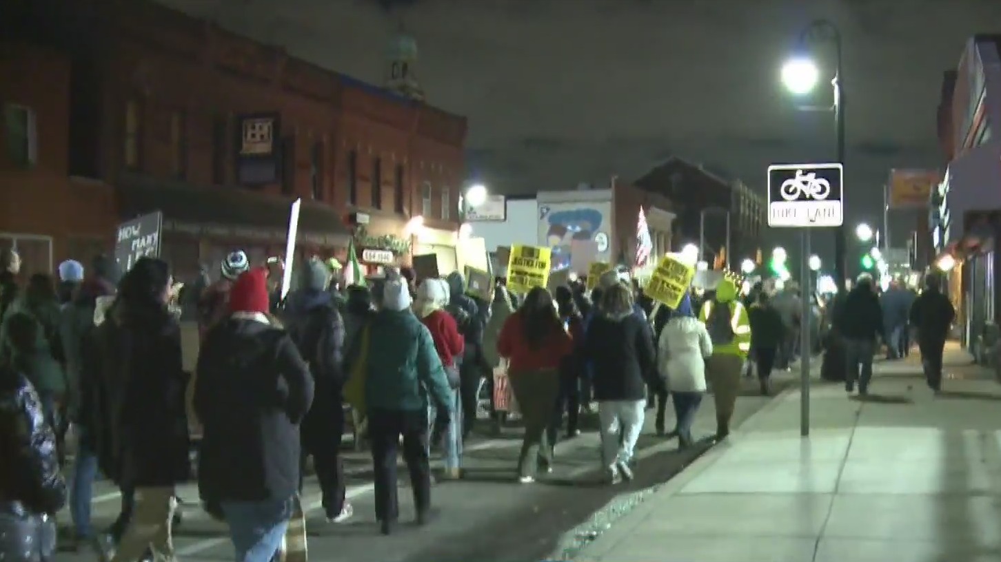 Protesters in Detroit rally against ICE