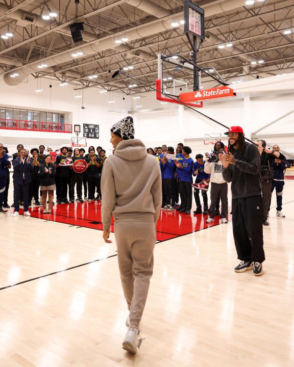 Chicago high school student battling cancer receives dream surprise ...