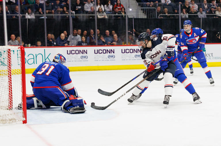 Photo gallery: UMass Lowell River Hawks @ UConn Huskies men’s hockey ...
