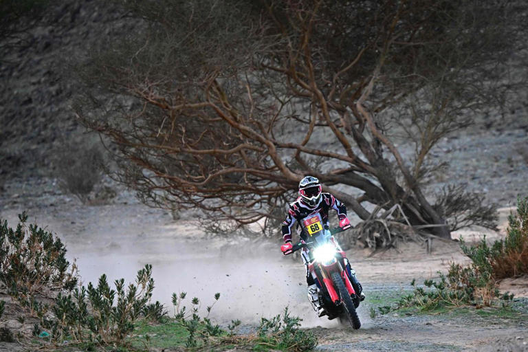 Il bresciano Internò arranca sulle due ruote. Nel deserto Bellina è ...