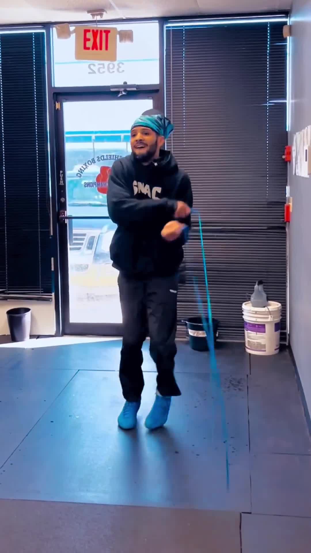 YOENIS TELLEZ SHOWS OFF HIS JUMP ROPE SKILLS IN CAMP FOR LIVAN NARVARRO ...