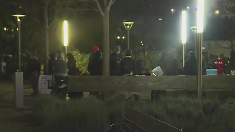 Hundreds gather at Portland ICE facility protest 2 days after shooting ...