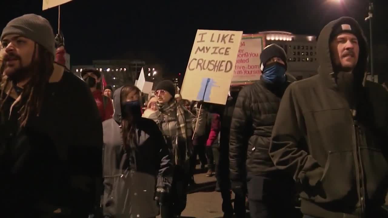 Hundreds in Denver protest ICE, remember Renee Good after her death at ...
