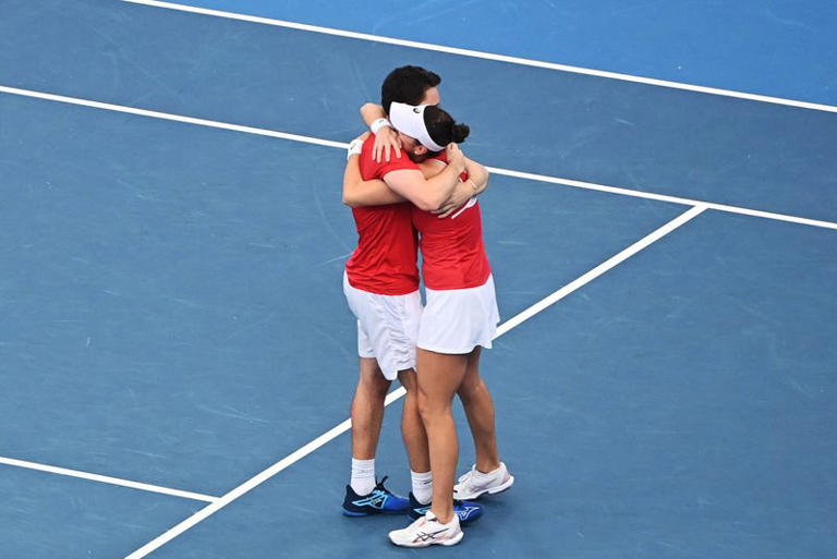 Tennis-Bencic leads Switzerland past Belgium into United Cup final