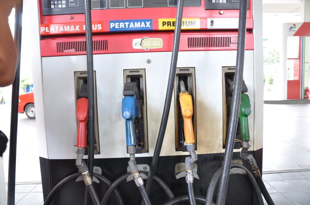 Banyak yang percaya, benarkah isi BBM malam hari dapat lebih banyak?