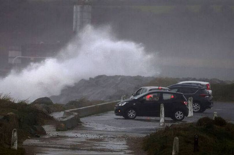 Ireland weather 'storm risk' feared this weekend with wind alerts in place