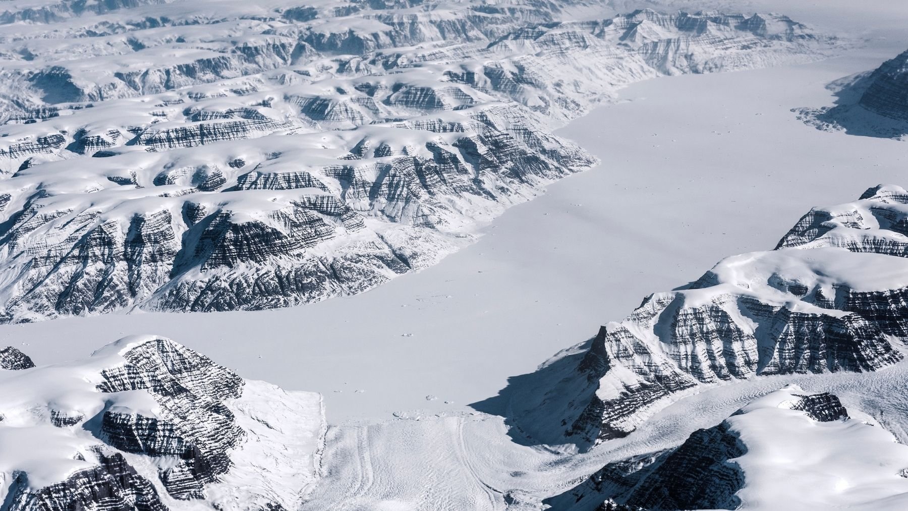 La NASA no da crédito: descubre una base militar secreta oculta en ...