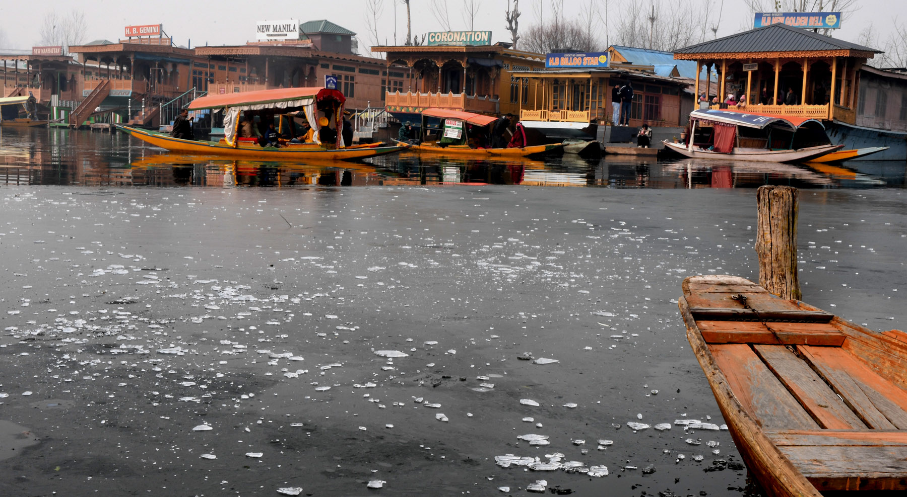 Parts of Dal Lake freeze as winter intensifies across Kashmir Valley