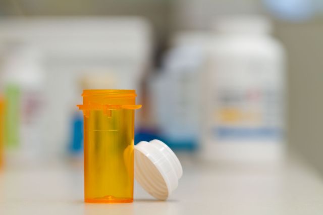 Woman shares why you should never throw away empty pill bottles: 'Works ...