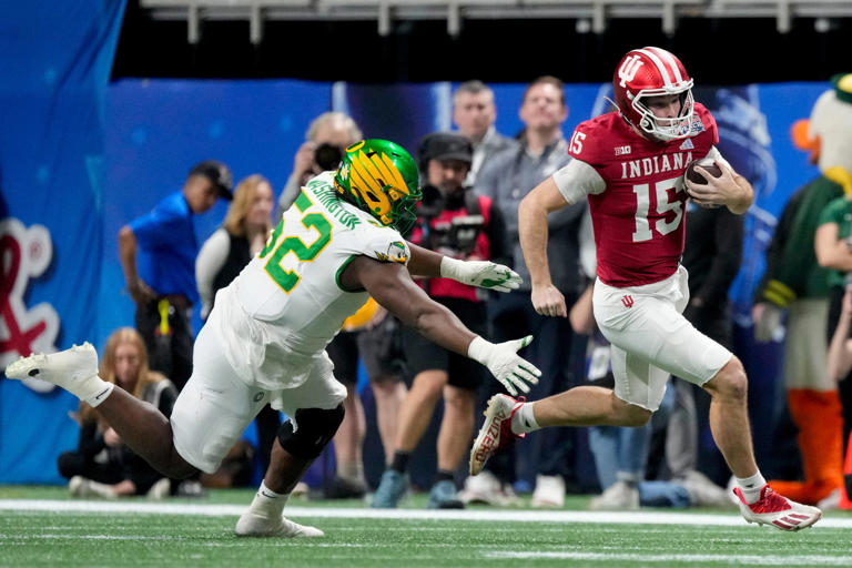 Indiana football's dominant first half of Peach Bowl vs Oregon by the ...