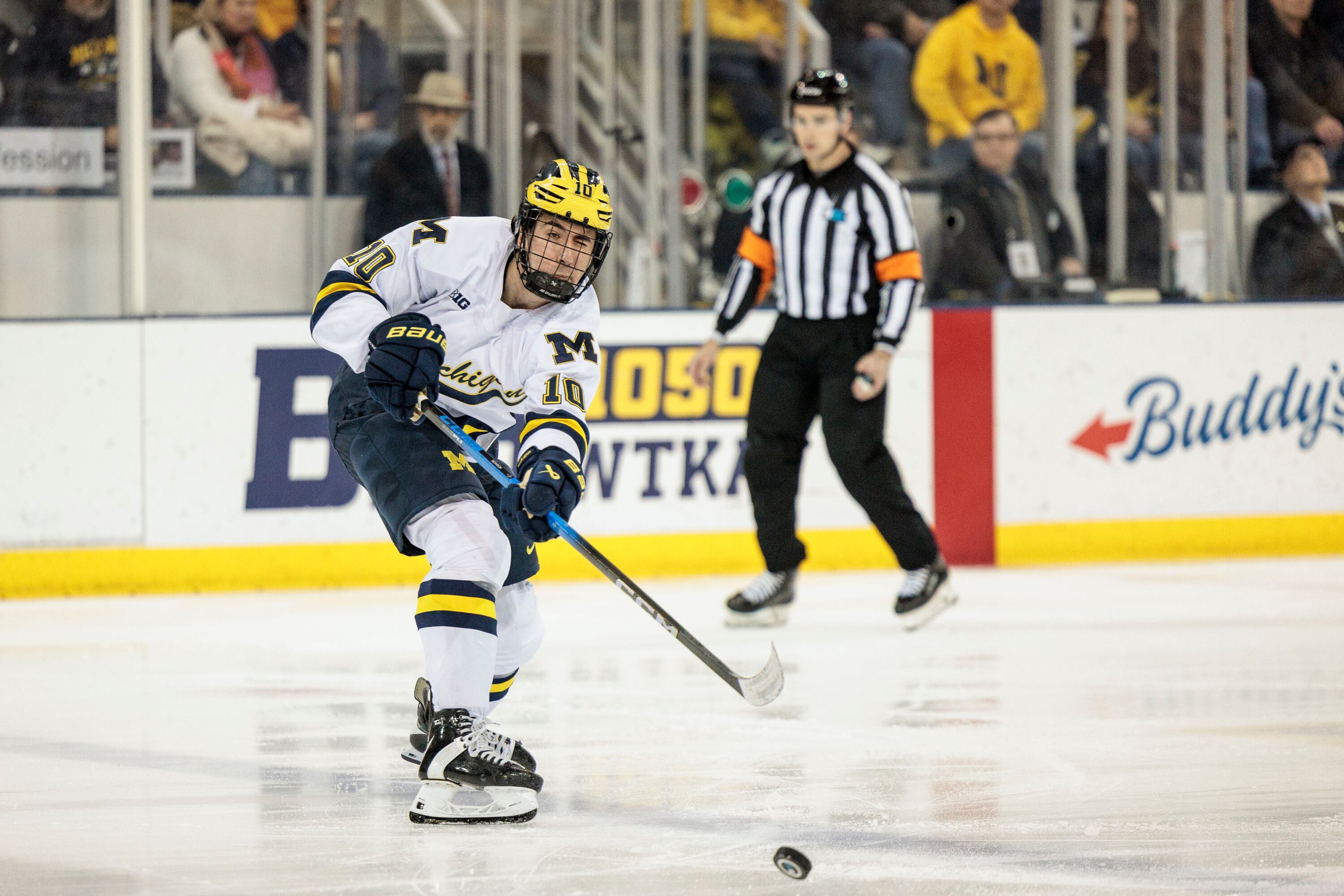 Our favorite photos as No. 1 Michigan hockey defeats Notre Dame