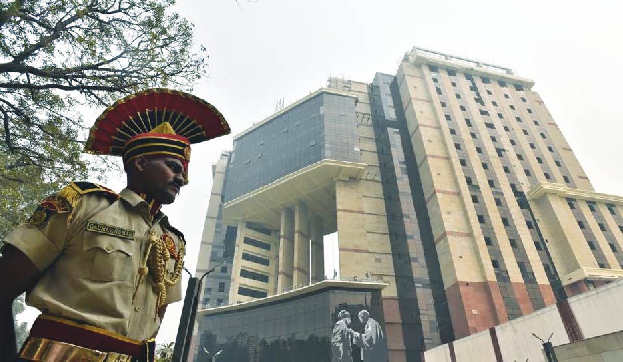 Police bust interstate syndicate involved in stealing mobile tower ...