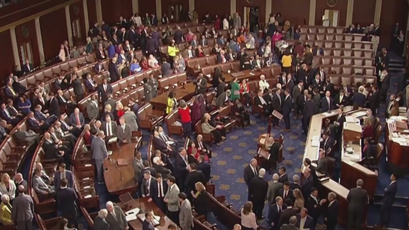 Oregon political leaders split along party lines over Portland shooting