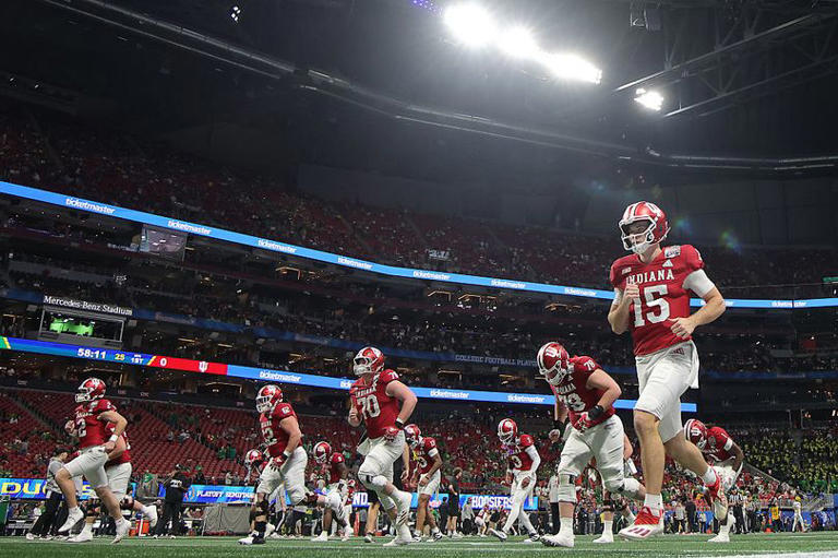 Peach Bowl national anthem performance divides fans before Oregon ...