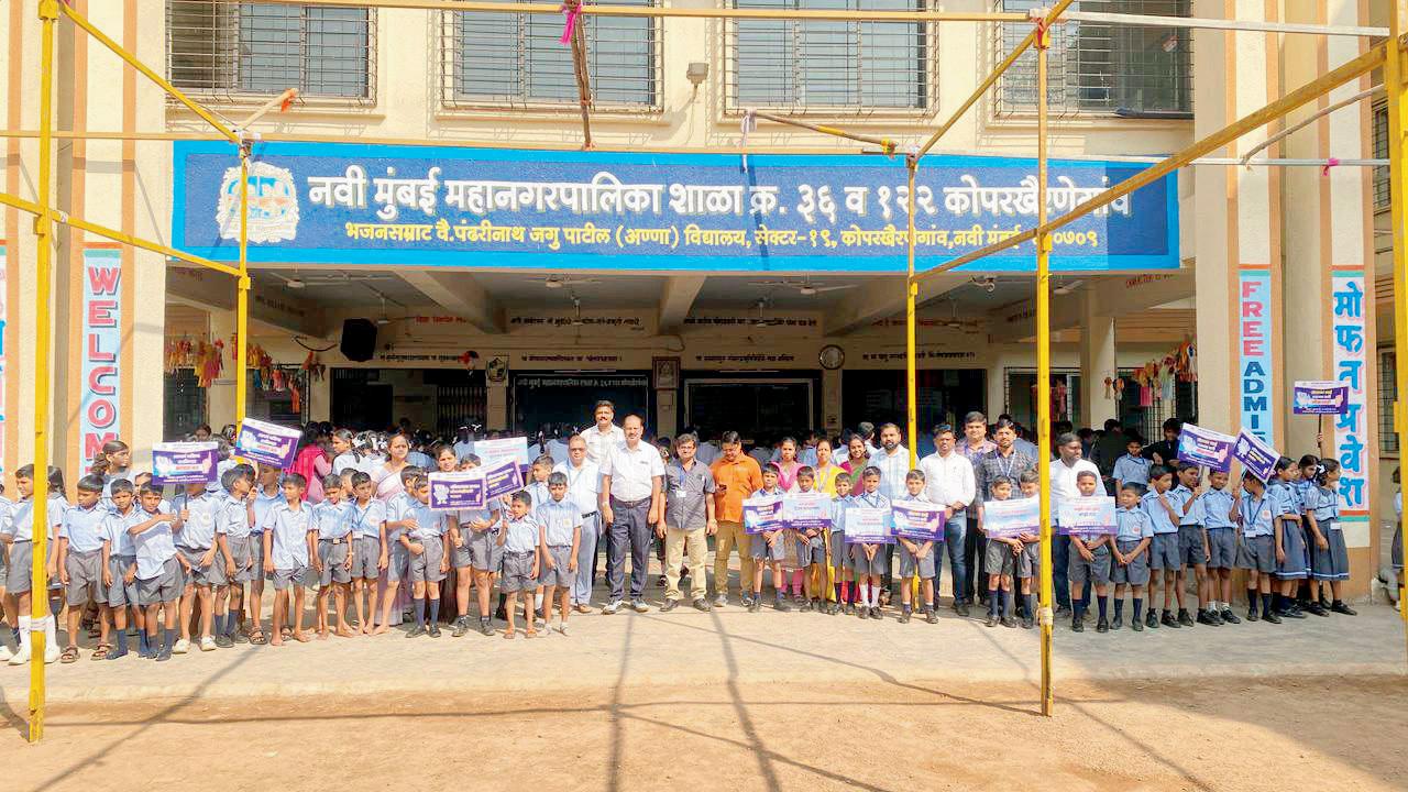 Over 1,100 students form human chain in Navi Mumbai to boost voter ...