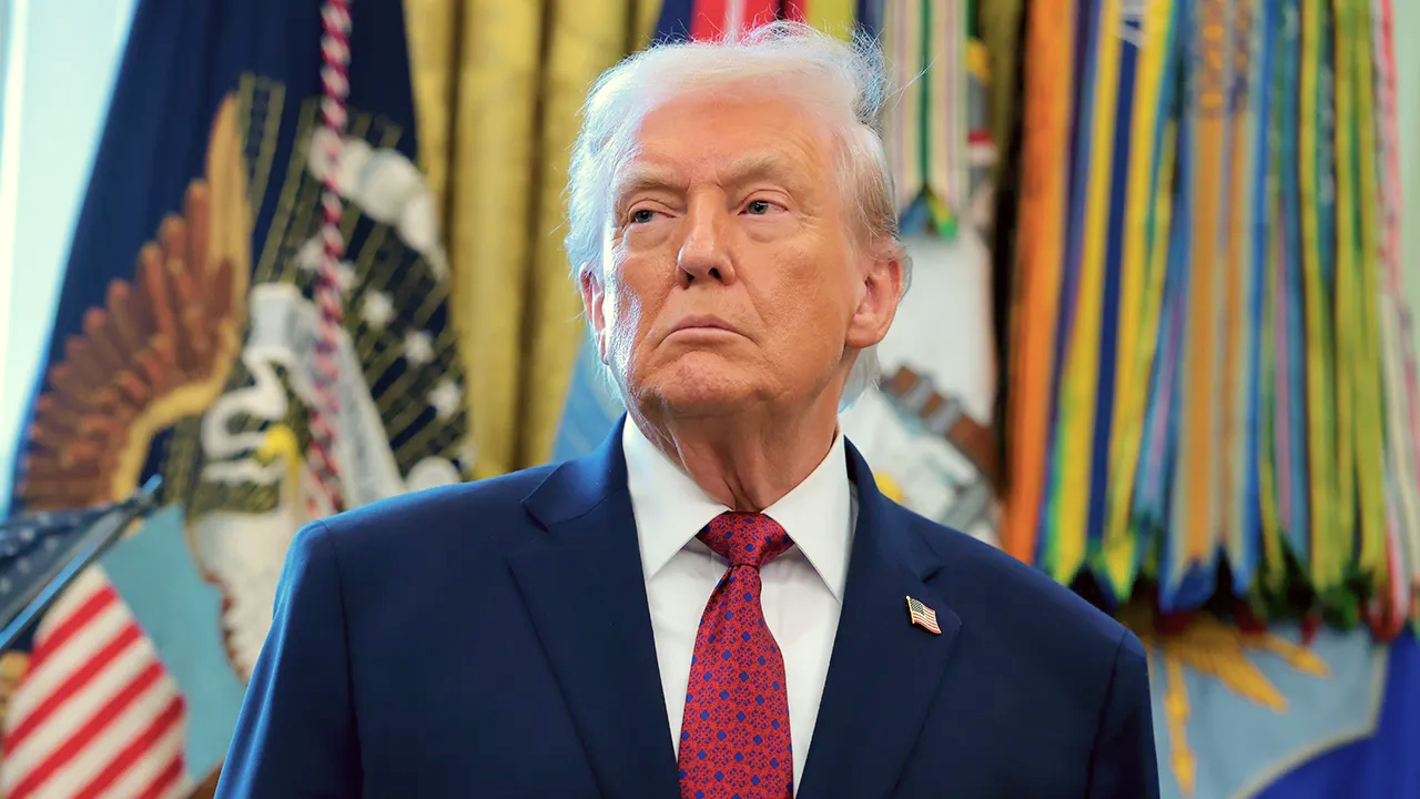 Trump calls for 1-year 10% cap on credit card interest rates