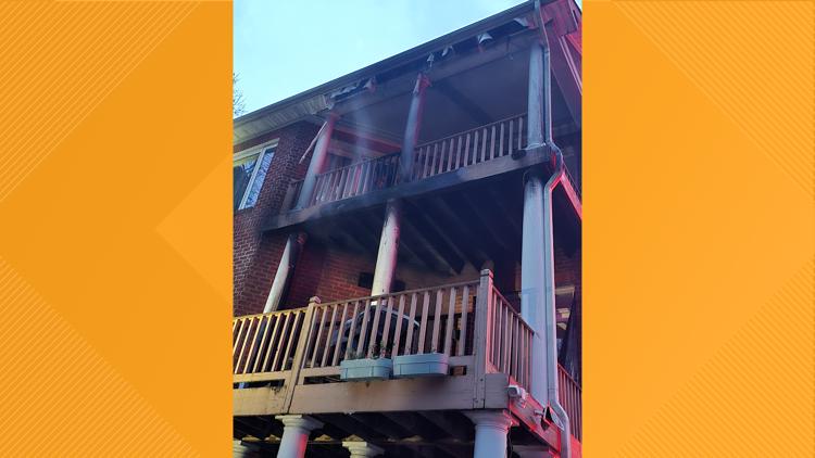 Grill fire burns balcony at York County home