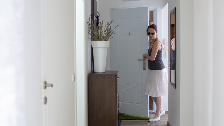 The all-too-common entryway eyesore that's much more noticeable than ...