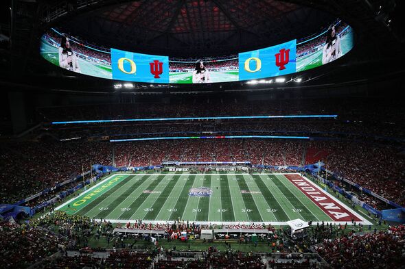 National anthem performance has fans torn before Peach Bowl