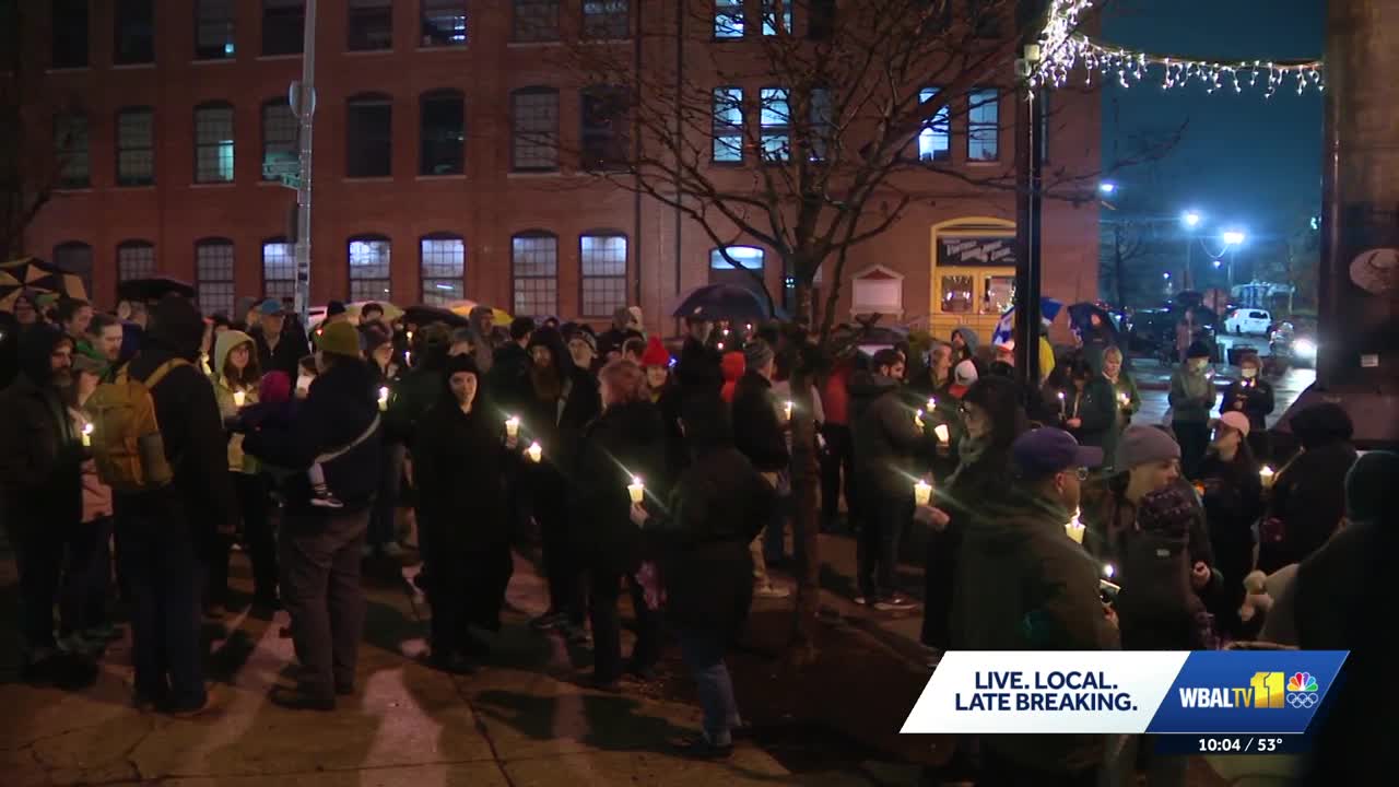 Candlelight vigil held to honor Renee Good