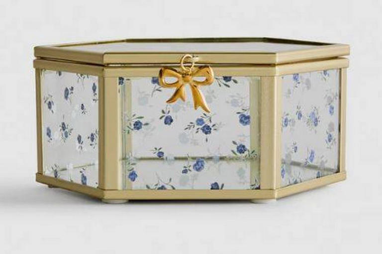 Primark selling 'gorgeous' floral £5 jewellery box that's 'prettiest in ...