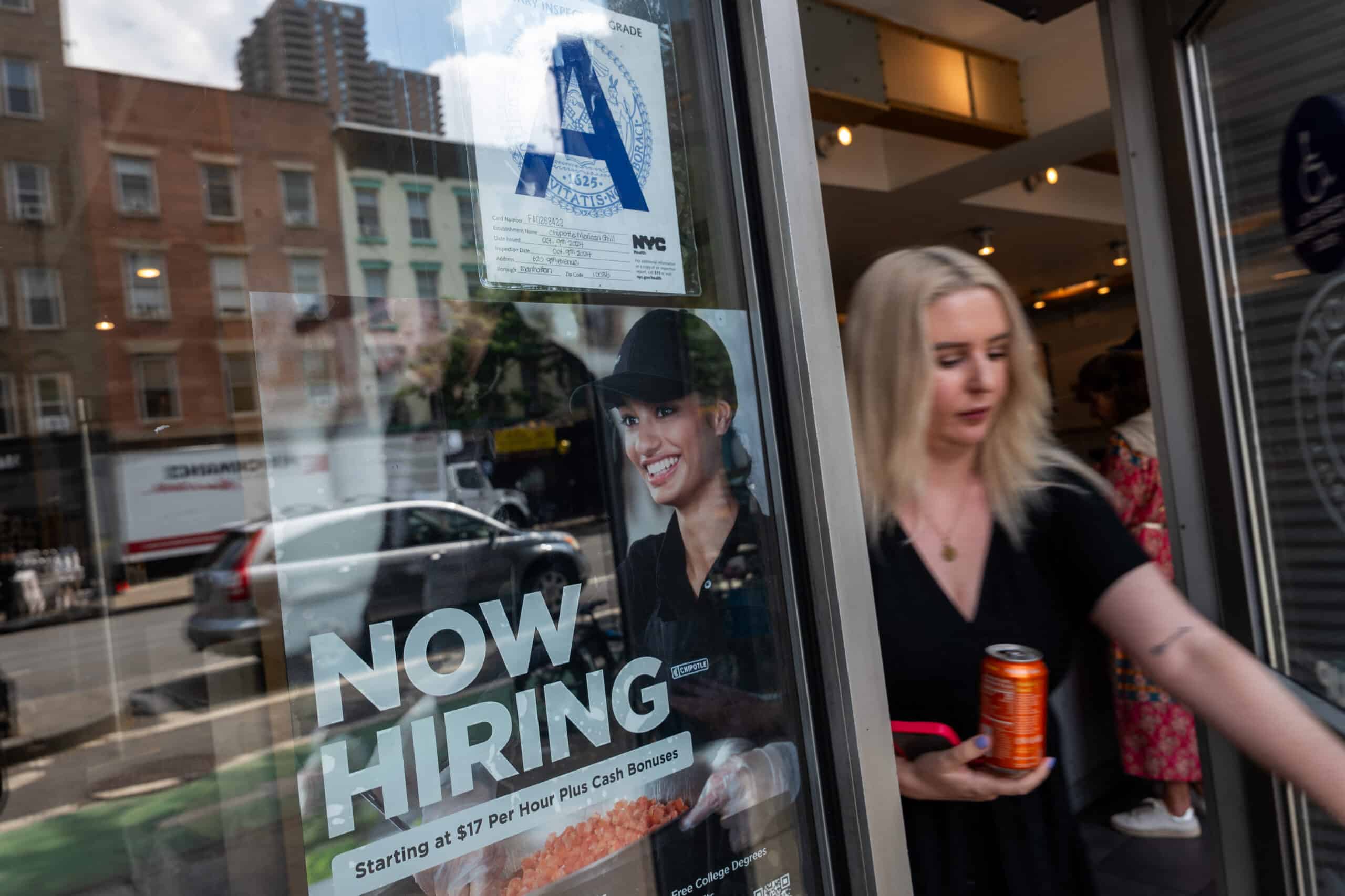 US December hiring misses expectations, capping weak 2025
