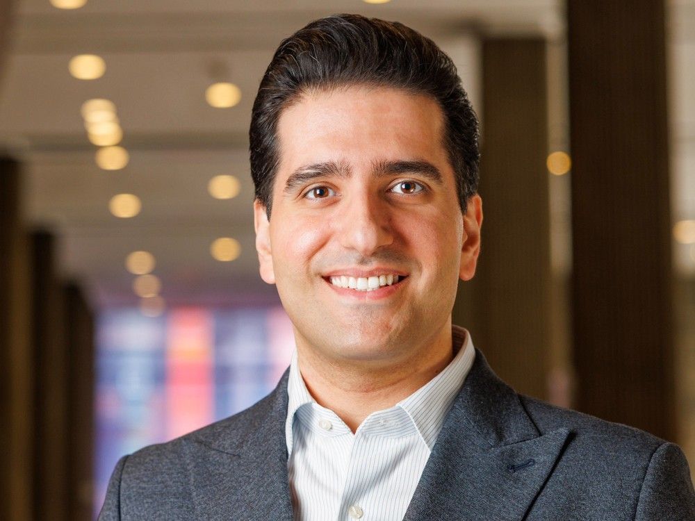 Conversations that matter: The social media warning paradox