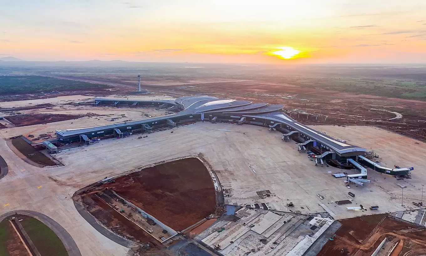 Vietnam PM asks Chinese conglomerate to build subway linking Tan Son ...