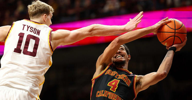 Minnesota falls to USC 70-69 in overtime