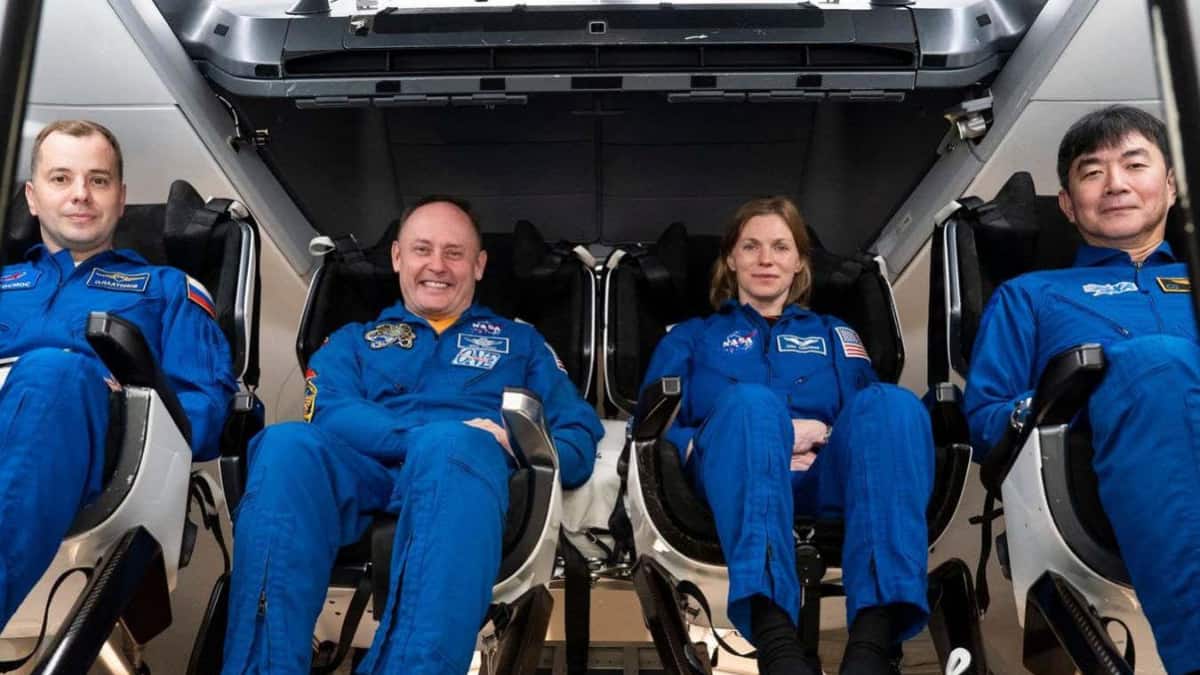 Medical emergency at ISS prompts NASA to evacuate astronauts, first in ...
