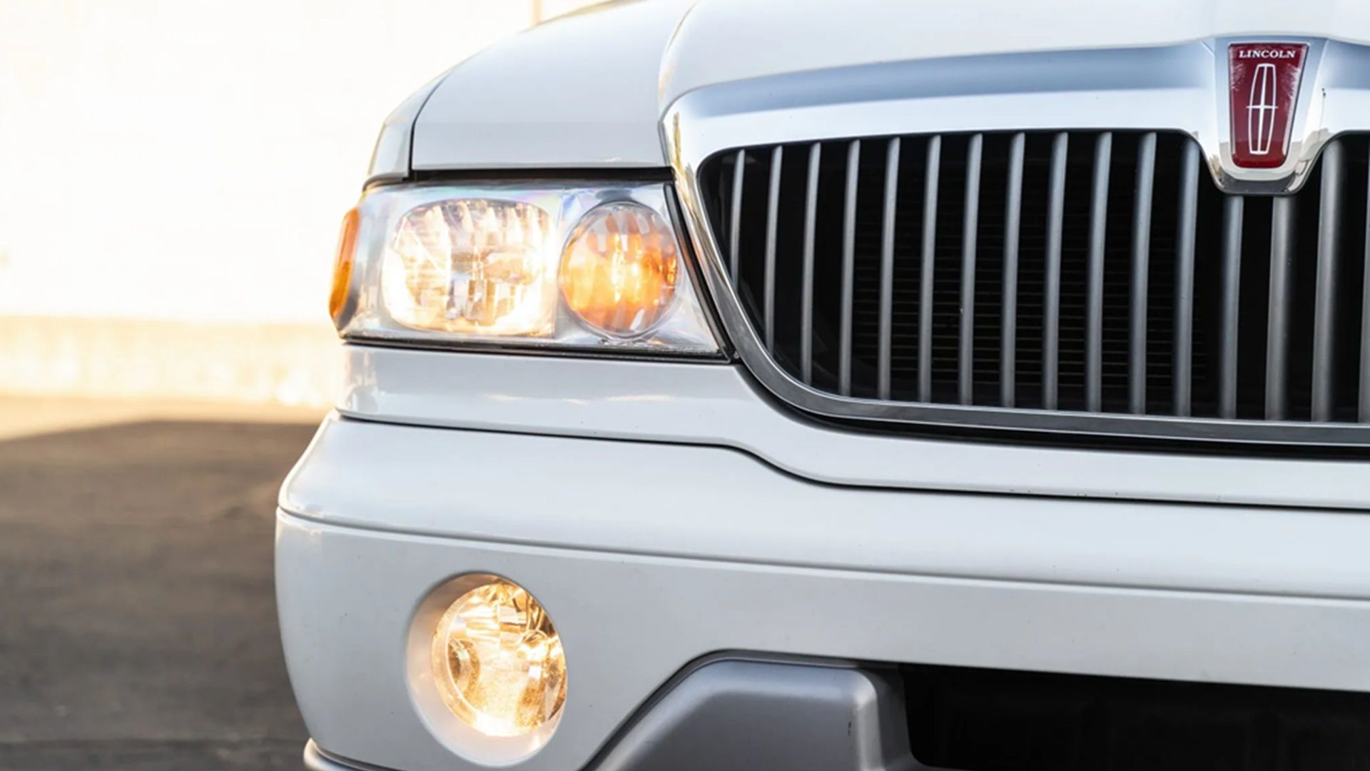 The first-gen Lincoln Navigator is a cheap way of getting a full-size SUV