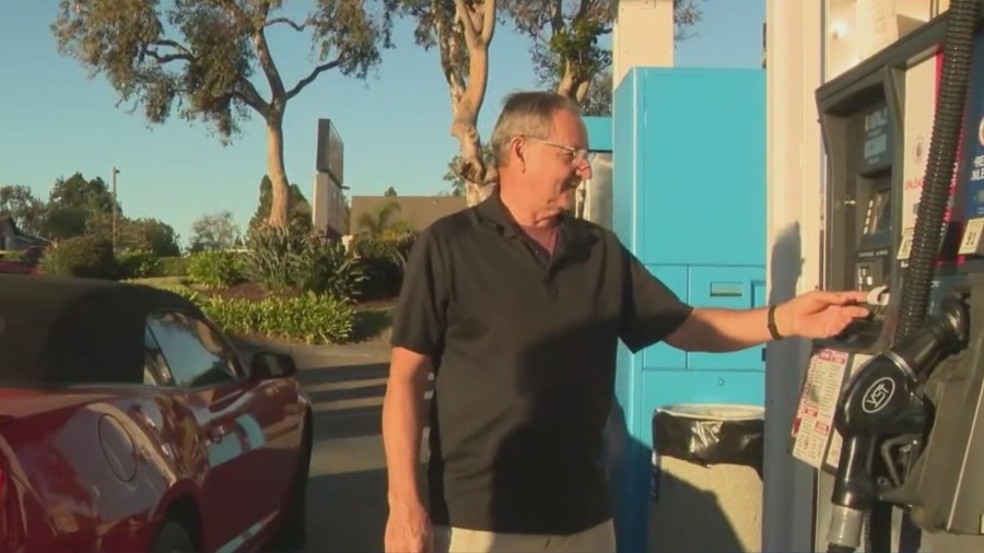 Gas prices in San Diego drop to their lowest since 2021