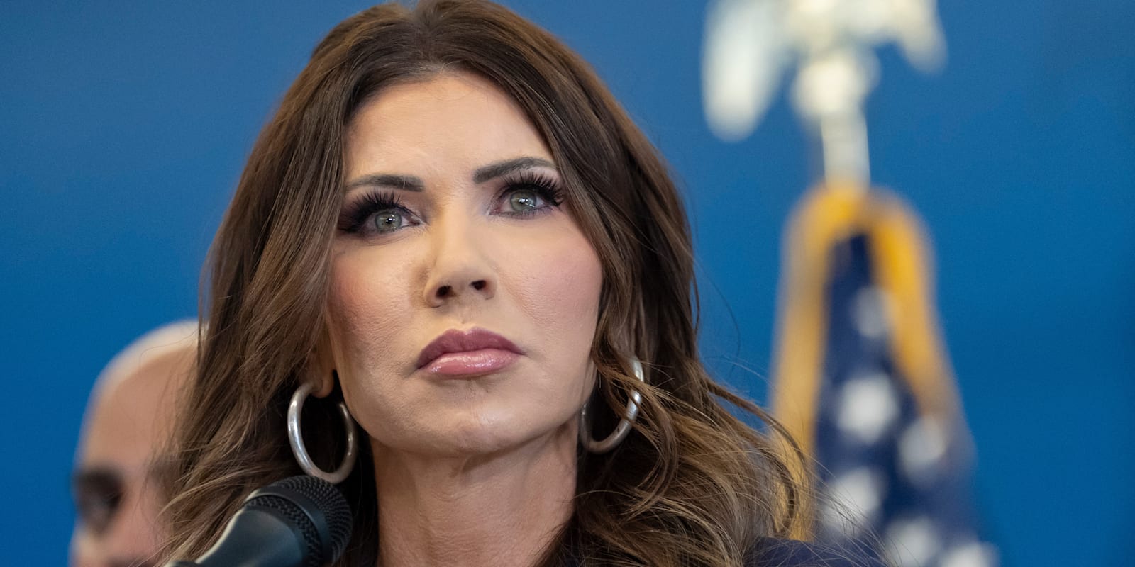 Intern kritik i Vita huset efter Kristi Noems utspel