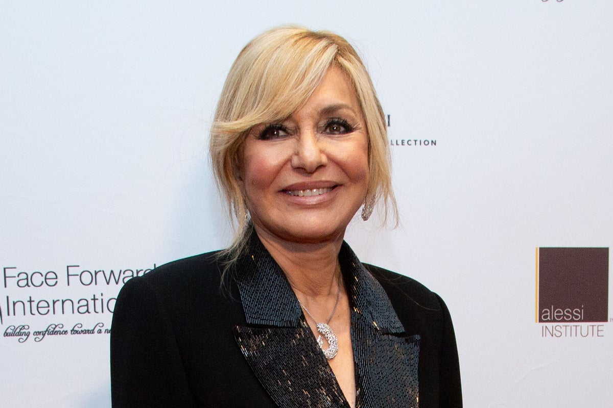Iranian pop icon Googoosh says she is 'waiting for change of regime'