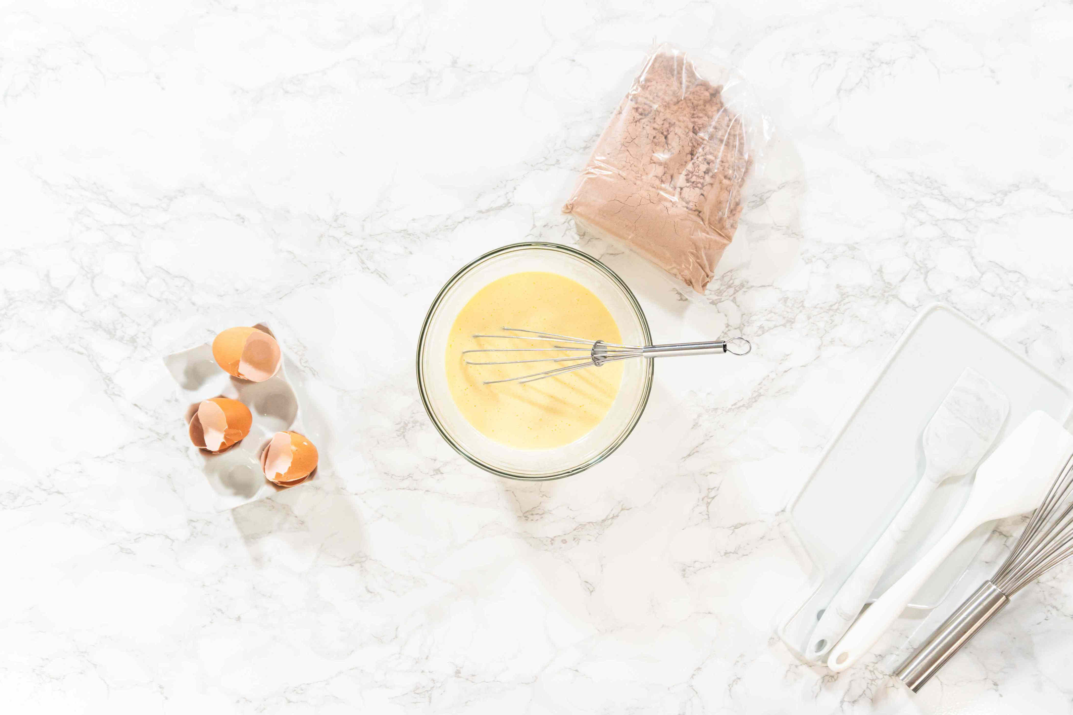 We asked 3 chefs to name the best boxed cake mix brand—they all picked ...