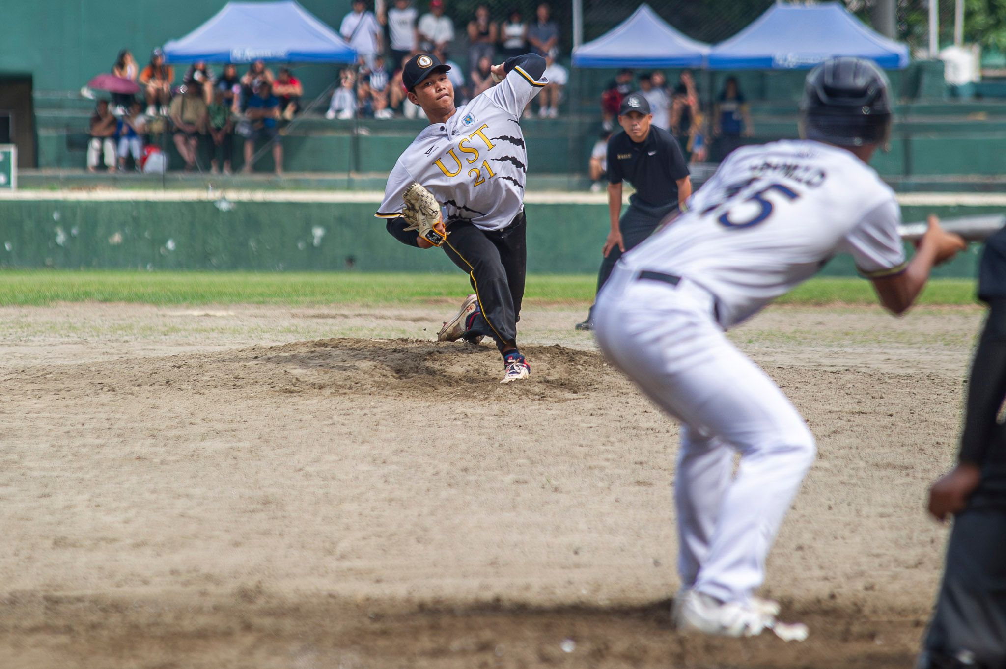 UAAP: UST stays unbeaten after comeback win over NUNS