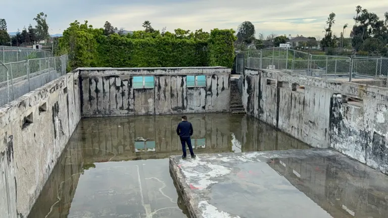 'They let us burn': Palisades Fire victims protest leadership one year ...