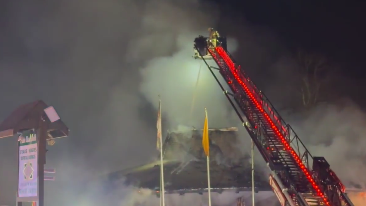 2-alarm fire destroys leasing office at Lakeview Apartments in ...