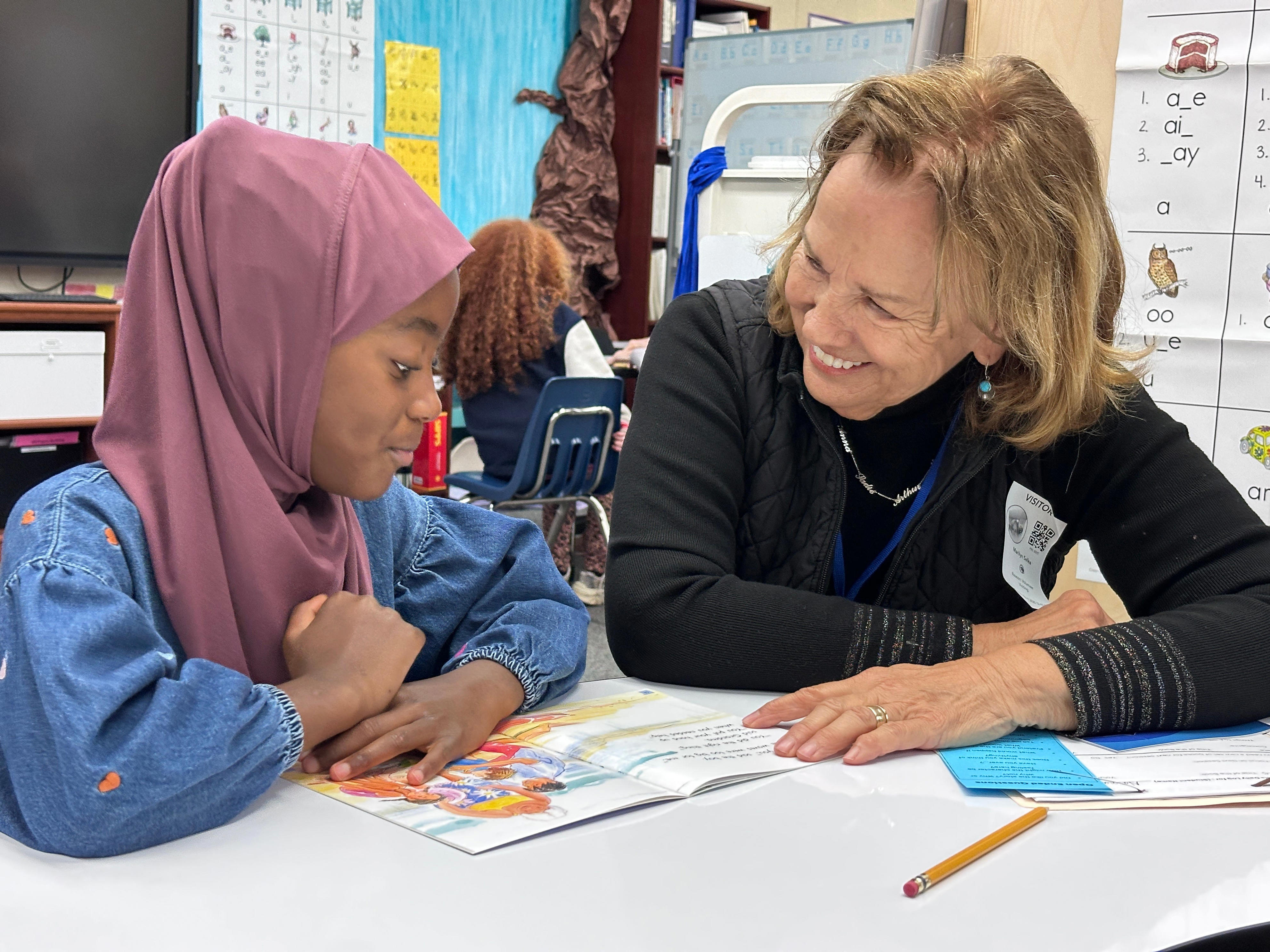 Program recruiting more reading pals for Redding students