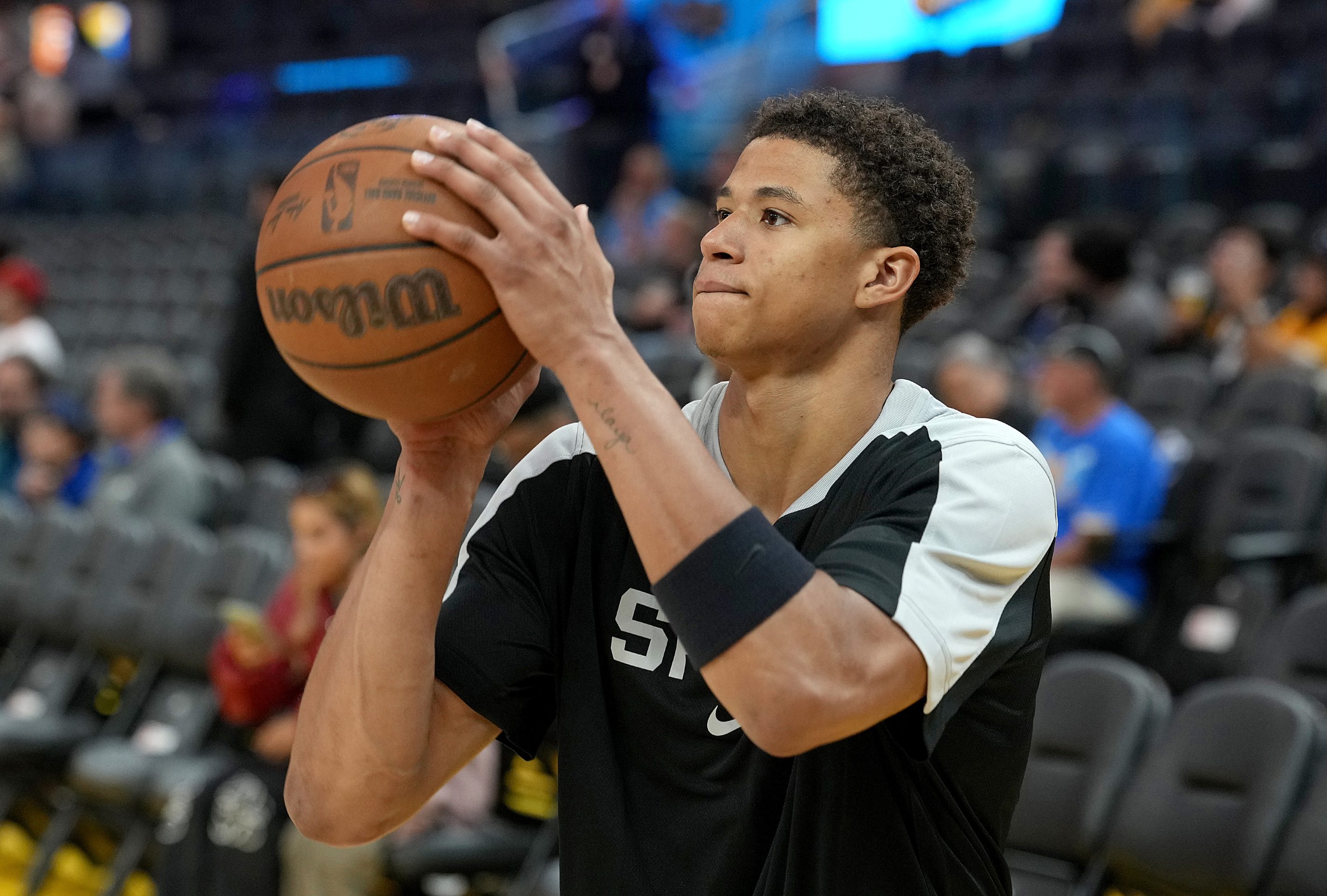 Spurs draft pick flashes upside in G League debut